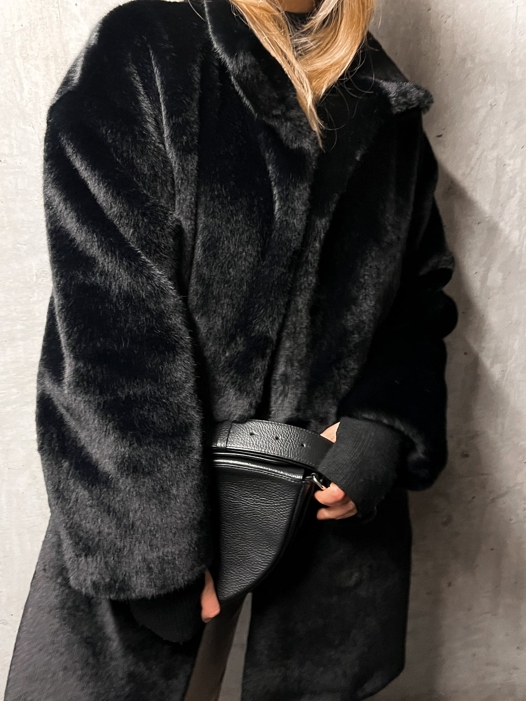 Lora Short Eco Fur Coat – RARITA